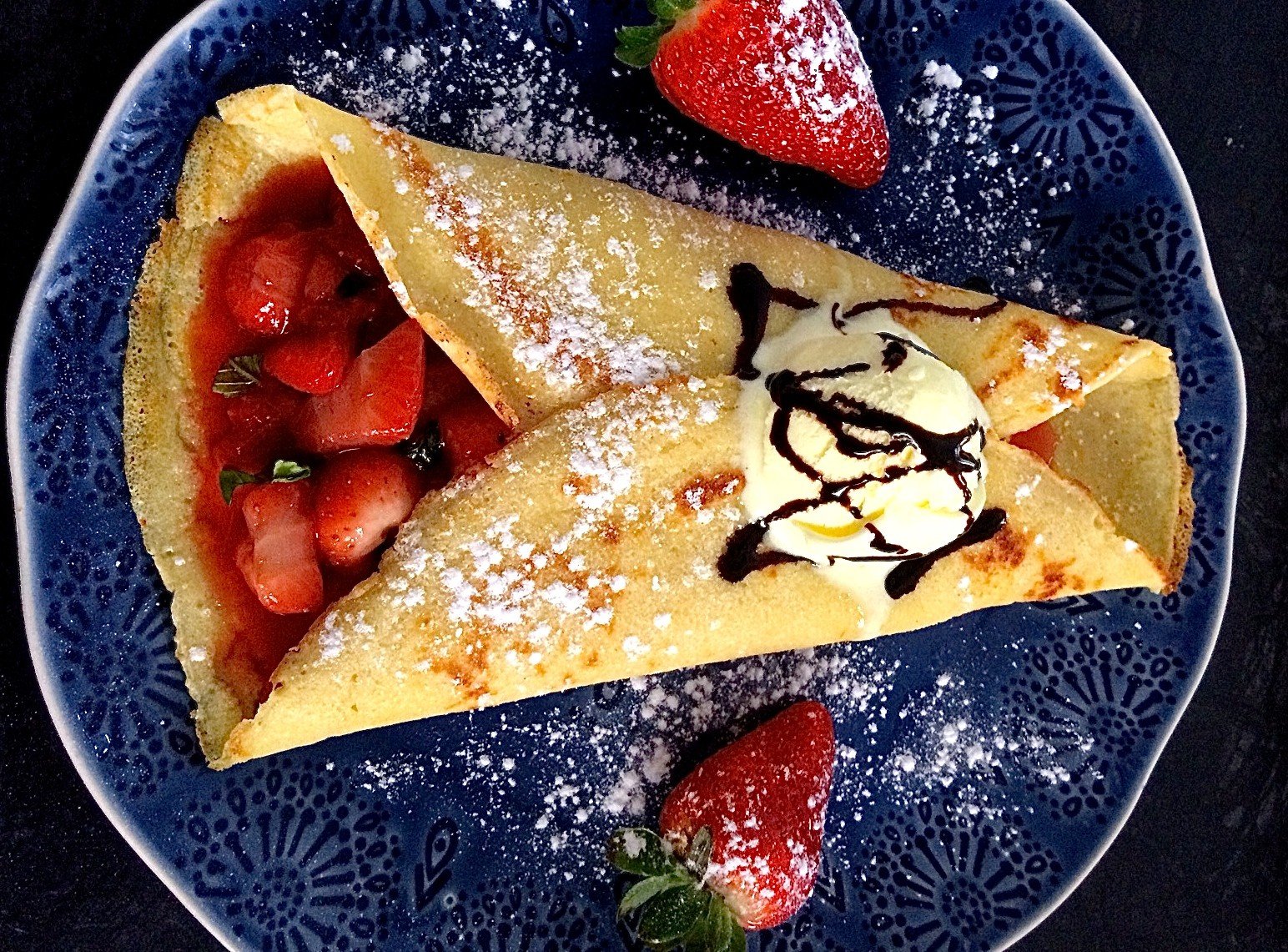 Erdbeer-Balsamico-Crêpe mit Glace