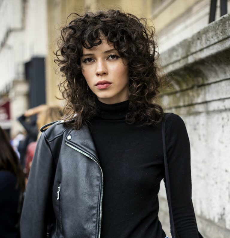 Die schönsten Trendfrisuren für 2021 inkl. Styling-Tipps