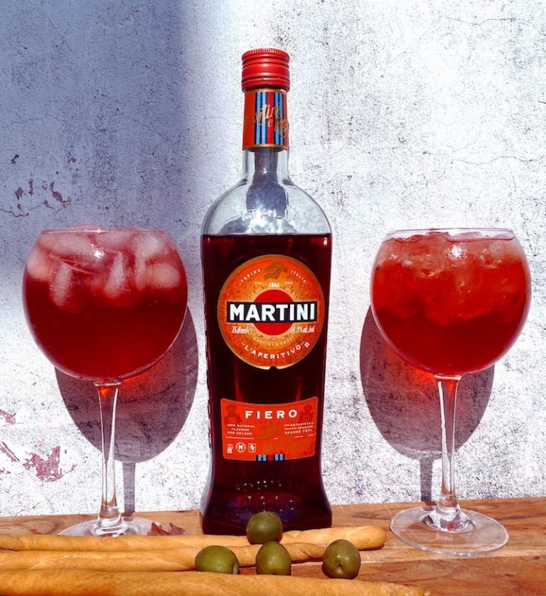Spritziger Sundowner-Hit mit köstlicher Snack-Idee